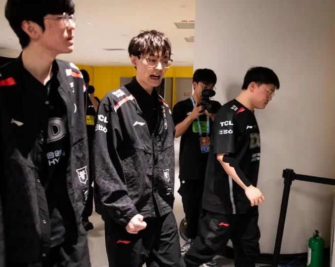 “Uzi是你們的die？”Ning怒斥彈幕噴子：烏茲敢復出就已經贏了！ - 遊戲 - iNewsDB 日日新聞．掌握每日新鮮事