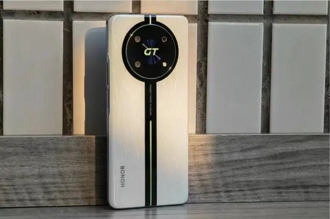 榮耀90 GT量產，24GB+驍龍旗艦芯+100W，支持OIS光學防抖 - 數碼 - iNewsDB 日日新聞．掌握每日新鮮事