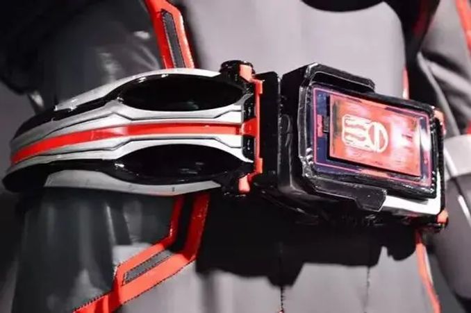 假面騎士NextFaiz腰帶叫Faiz Driver NEXT，莊吾參與和宣傳The假面騎士展 - 動漫 - iNewsDB 日日新聞．掌握每日新鮮事