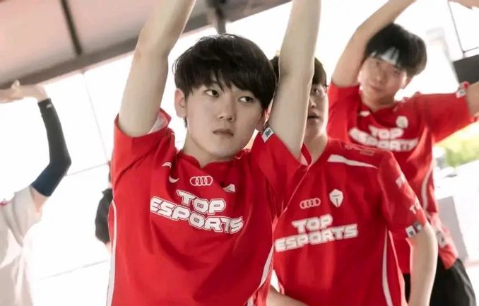 寶藍接受採訪，直言對JKL離隊印象最深，他太聰明瞭 - 遊戲 - iNewsDB 日日新聞．掌握每日新鮮事