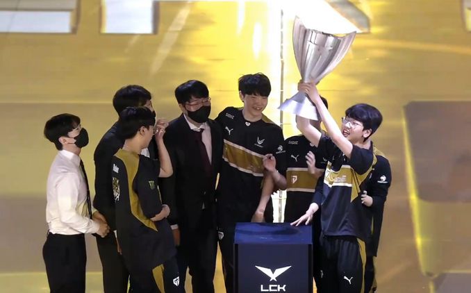 從未有過的恥辱！Faker被打自閉，T1慘遭GEN橫掃 - 遊戲 - iNewsDB 日日新聞．掌握每日新鮮事