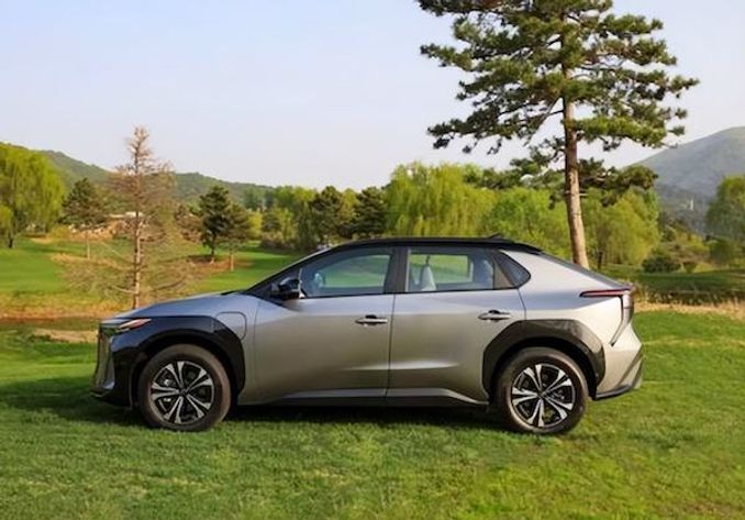 豐田bZ4X基於e-TNGA架構打造，與斯巴魯共同研發的四驅值得一提 - 汽車 - iNewsDB 日日新聞．掌握每日新鮮事