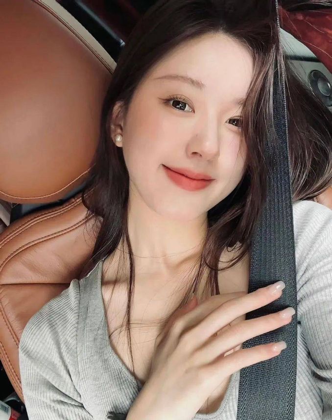 三隻耳朵、六個手指、七根腳趾，明星花式P圖事故，給我看笑了 - 娛樂 - iNewsDB 日日新聞．掌握每日新鮮事