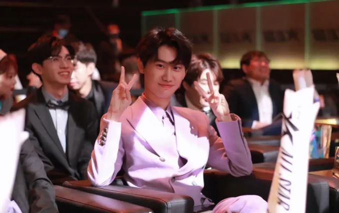 LPL後繼有人！Doinb兒子出生，Uzi喊話：和小棗S30賽季見 - 遊戲 - iNewsDB 日日新聞．掌握每日新鮮事