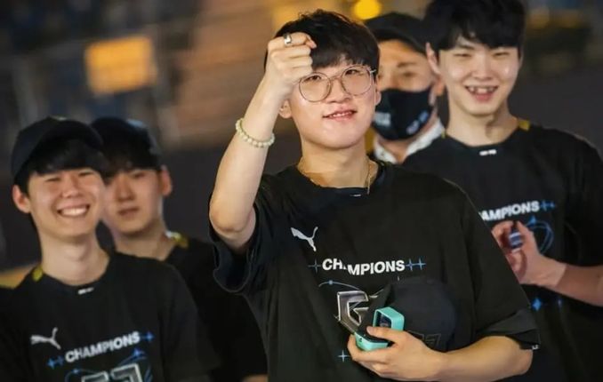 T1登機！GEN、DK預期10月出發，Chovy迴應粉絲！ - 遊戲 - iNewsDB 日日新聞．掌握每日新鮮事