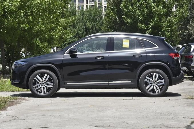 奔馳eqa2022款eqa260外觀設計簡潔大方 - 汽車 - iNewsDB 日日新聞．掌握每日新鮮事