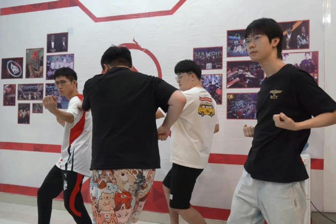 AG2比1戰勝eStar一隊豪取四連勝，未央繼續帶飛，貓神練出來了 - 遊戲 - iNewsDB 日日新聞．掌握每日新鮮事