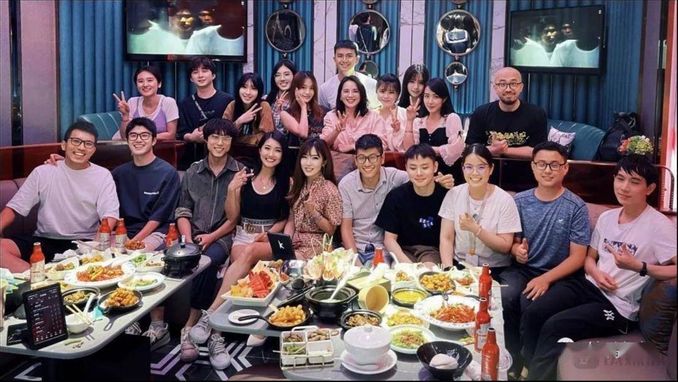 像一陣風颳過你的朋友圈，妙鴨相機最後能沉澱什麼？