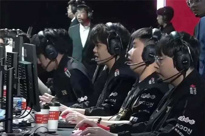 新晉冠軍JDG加冕，舊王RNG或要崩塌？2大核心消失在大名單中 - 遊戲 - iNewsDB 日日新聞．掌握每日新鮮事