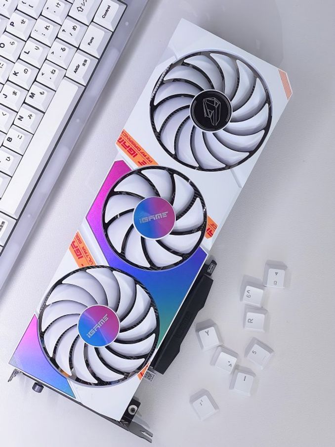 桌搭必備！iGame RTX Ultra顯卡打造高顏質白色美學 - 數碼 - iNewsDB 日日新聞．掌握每日新鮮事