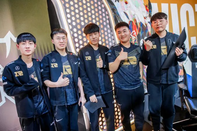 活動海外網友熱議RNG擊敗100T：很擔心RNG！臉色蒼白，看上去很不舒服 - 遊戲 - iNewsDB 日日新聞．掌握每日新鮮事