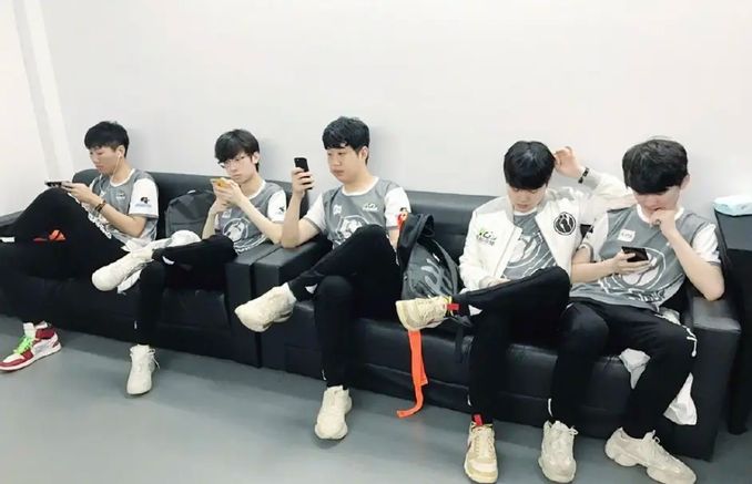 IG維持不了表面光鮮？知情人：rookie、theshy、duke準備起訴IG - 遊戲 - iNewsDB 日日新聞．掌握每日新鮮事