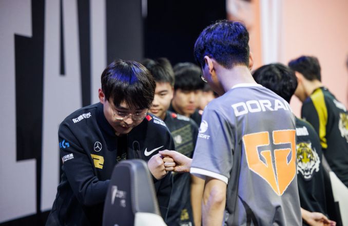 焦點戰不敵RNG，GEN小花生講述訓練賽內容，Chovy誇讚小虎