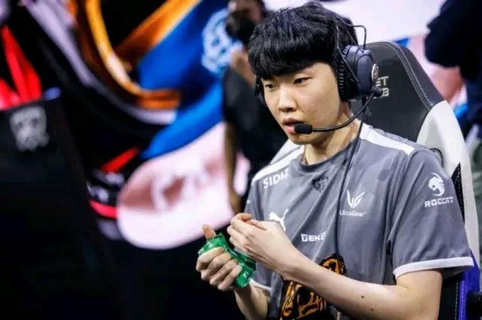 Faker第一，LPL僅小虎入榜!外媒評選S12中單Top5