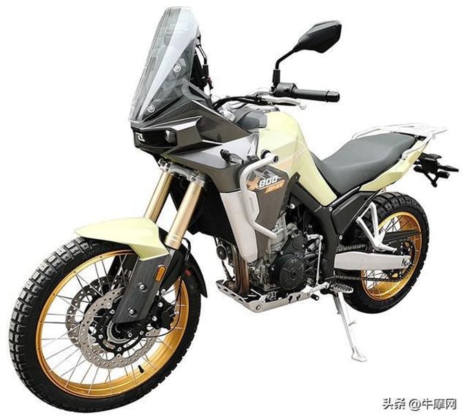 全新凱越800adv曝光，外形設計硬派